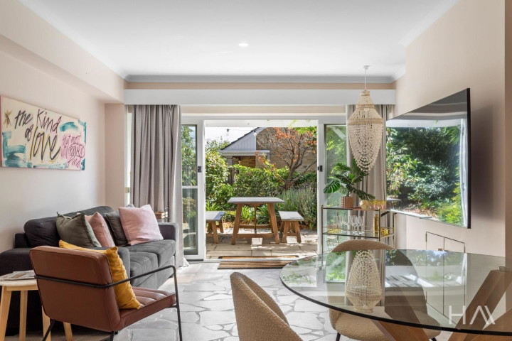 Rose Gold Hideaway - Launceston