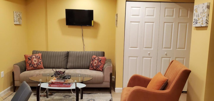 Lovely 2br Rental Unit - Falls Church, VA