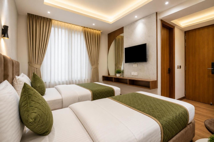 Hotel Grand Aavaas- Traveller's Choice Award Winner 2025 - Delhi