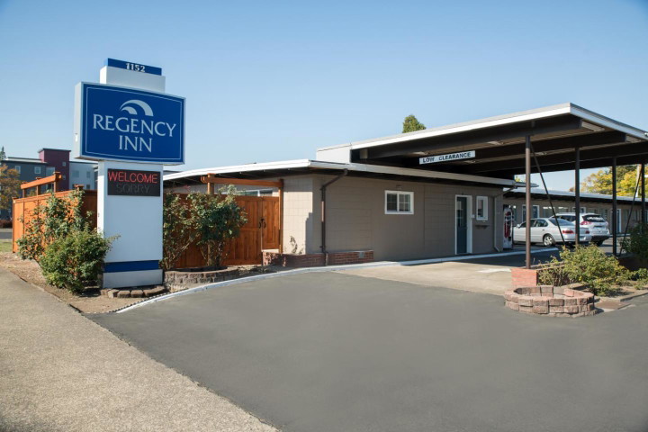 Regency Inn - 유진