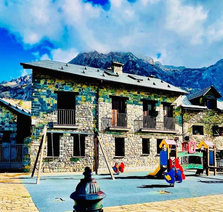 Adosado Las Cumbres De Hoz - Pyrenees