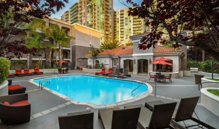 Serene 1br & 2br Mdr Escape Minutes To Venice Beach With Spa & Gym - サンタモニカ, CA