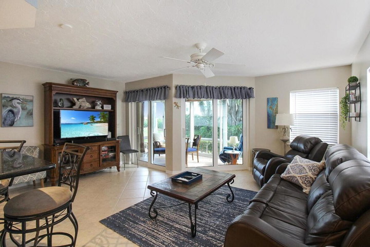 Cozy 2br Siesta Key Condo With 2 Heated Pools, Tennis And Pickleball, And Beach Access - Gbb1364 - Venice, FL
