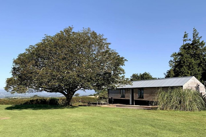 The Cabin At Barnstormers, Luxury Woodland Setting - Totnes