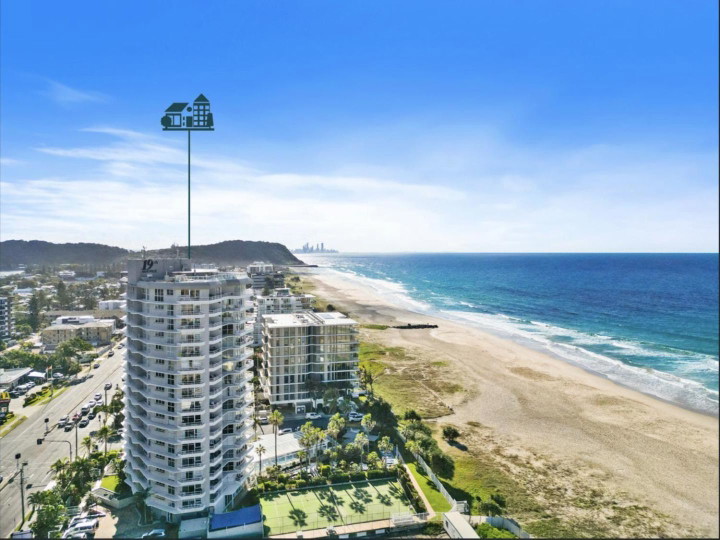 Casa Palma - Absolute Beachfront Apt W Pool - Tweed Heads