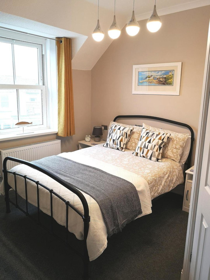 Ivy Bank Guest House, Tenby - Tenby