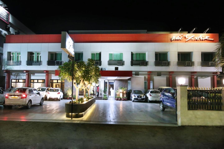 Hotel Yatrik Since 1970 - Prayagraj