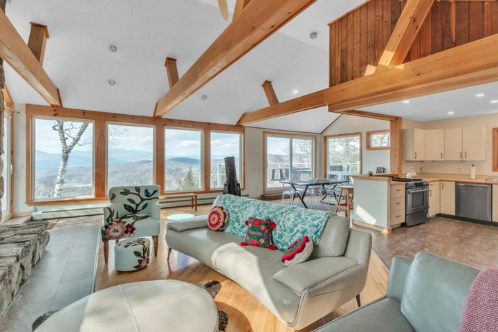 Campton Mountain Ski Retreat For Year-round Fun -Best View And Best Price Guarantee - Campton, NH