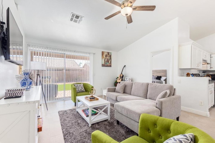 Vernon House 4br Furnished Phoenix Home For Extended Stays - Phoenix, AZ