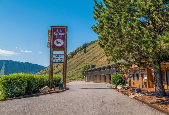 Elk Refuge Inn - Teton Village, WY