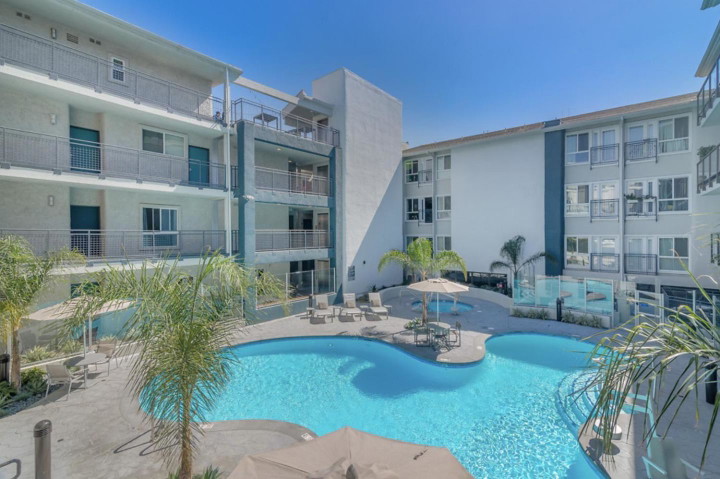 Lux Oasis In West Hollywood, Free Parking & Swimming Pool - Los Angeles