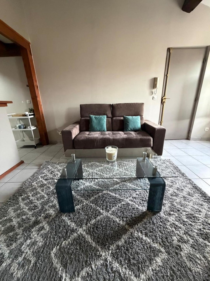 Cozy 1-bedroom Apartment 2 Minutes From Stalingrad Private Parking - Lormont