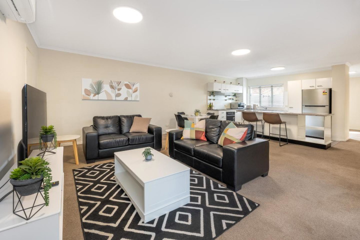 Huge Courtyard Apartment With Free Parking - Walk To Hsw, James St And Valley Mall - Brisbane