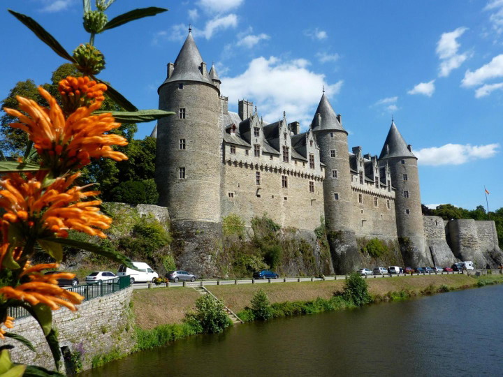 Josselin Church View . - Josselin