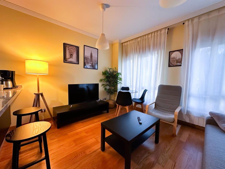 Apartamento Con Garaje, Céntrico Y Luminoso - Combarro