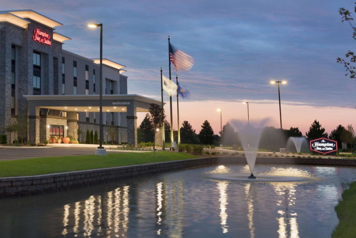 Hampton Inn & Suites Kenosha Pleasant Prairie - Kenosha, WI