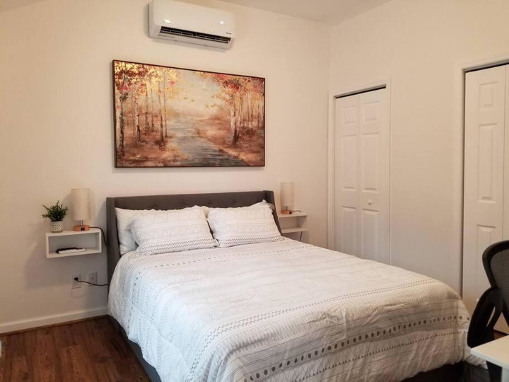 Cozy Spacious Cottage With Deck And Grill - Columbus, GA