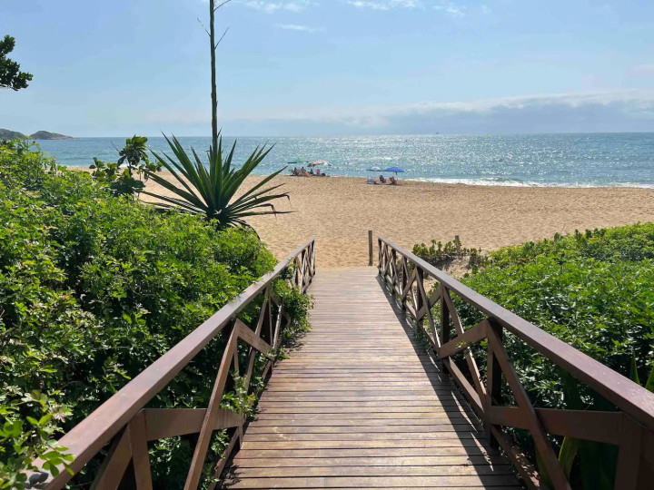 Casa Pé Na Areia Em Praia Paradisíaca Com Piscina Frente Mar - Itapema