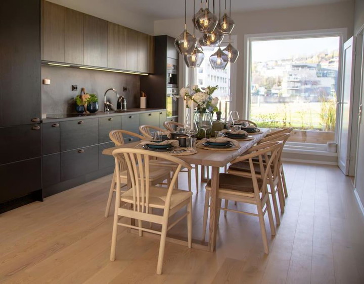 Chalet Arctica - Sea Front, Central And High End -