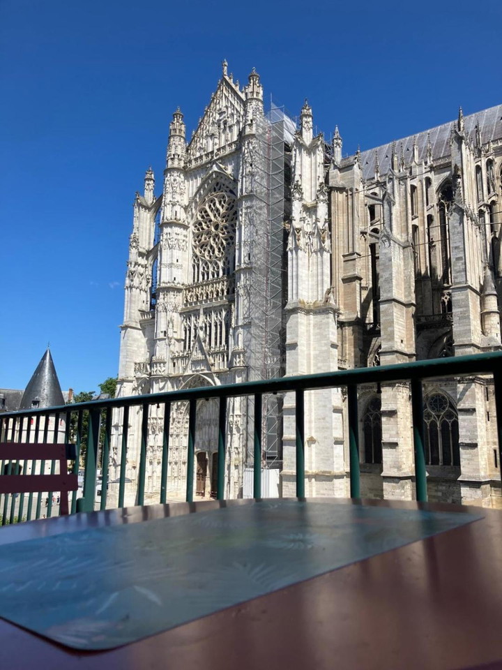 Lovely Appartement Vue Cathédrale, Hyper Centre, Proche Aéroport Et Gare Sncf - ibis Styles Beauvais