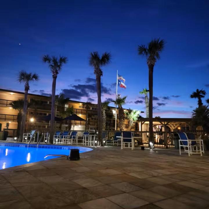 Island House Beachfront Condo Hotel - North Padre Island
