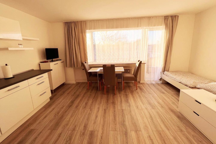 Cozy Apartment With Balcony - ケルン