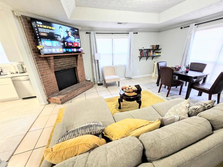 Cozy Atlanta Home, Near Airport, Wifi, Parking & Ev - Riverdale, GA