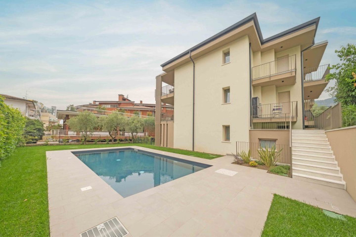 Apartmentsgarda - Residenza Eleonora - Desenzano del Garda