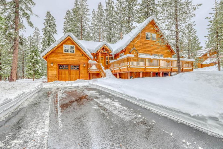 Snowpeak Chalet In Tahoe Donner - Donner Lake, CA