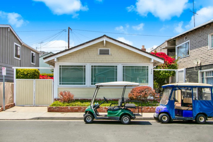 225cl 225 Claressa - Avalon, CA
