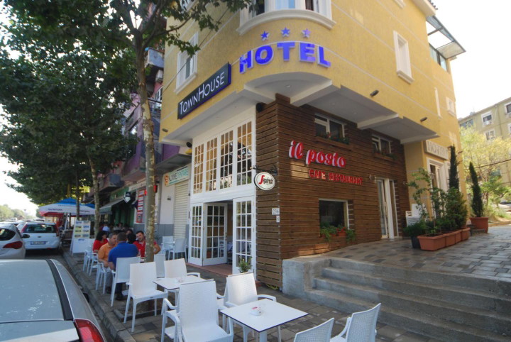 Hotel Town House - Albania