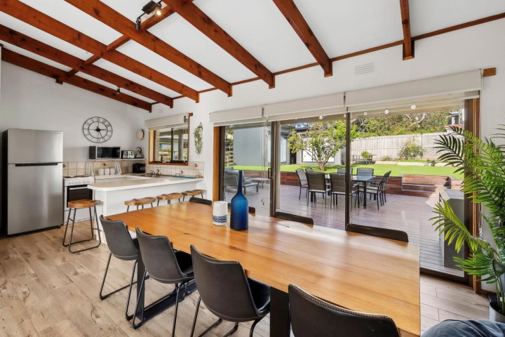 The Beach Hut - Byo Linen - Anglesea