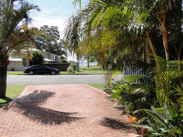 Copacabana 2 Cute Unit With Water Views From The Balcony - Anna Bay