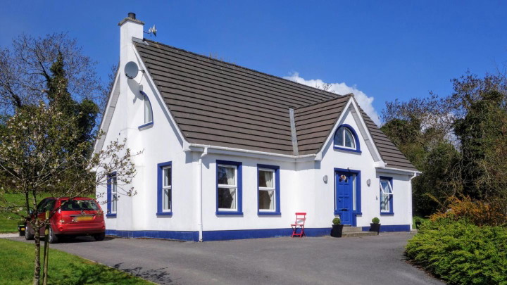 Rathmullan Cottages No.3 - Free Wifi, Pet Friendly - Buncrana