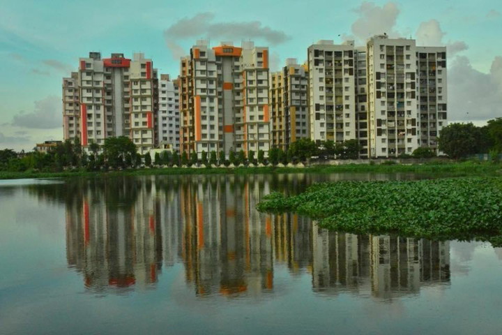 South-east-west Facing 3 Bhk Lakeview Flat Howrah West Bengal - Kolkata