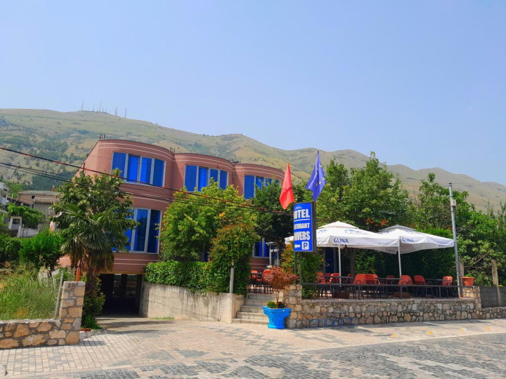 Hotel Restaurant Univers - Arnavutluk
