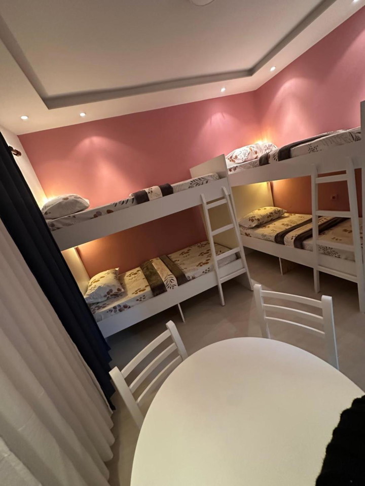 Blloku Vibes Hostel - Female Only - Tirana