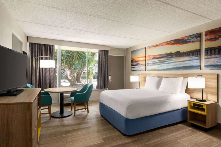 Days Inn By Wyndham Cocoa Beach Port Canaveral - Florida