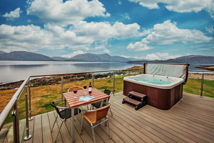Loch Linnhe Waterfront Lodges With Hot Tubs - Glencoe
