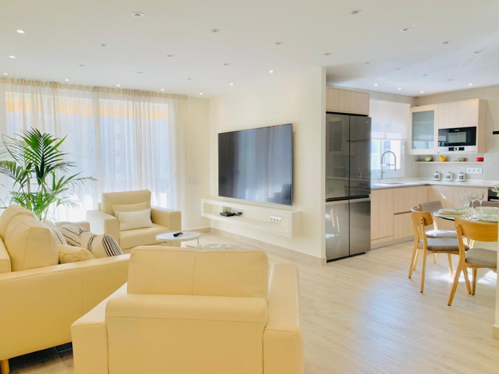 Sitges Spaces Oasis Suites- 4 Bedroom, 4 Ensuite Bathrooms, Terrace, Pool, Sitges Centre - Sitges