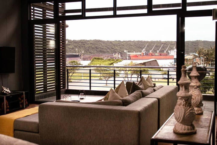 Spacious 6 Sleeper - Bay And Sea View - Walk To The Beach - Point Waterfront Kzn - Durban