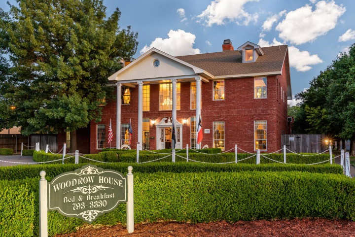 Woodrow House Bed & Breakfast - Lubbock, TX