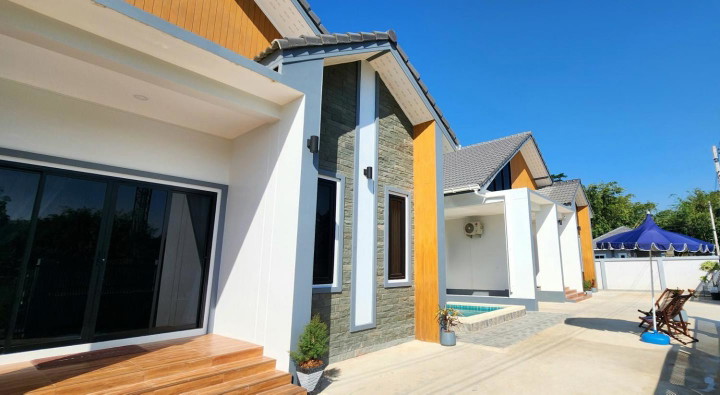 Sisters Real Escapes - Entire Villa - Mae Sot