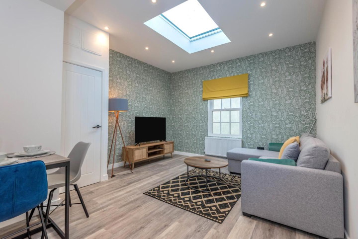 The Cotswold Woodland By Fortuna Property Portfolio - Cheltenham