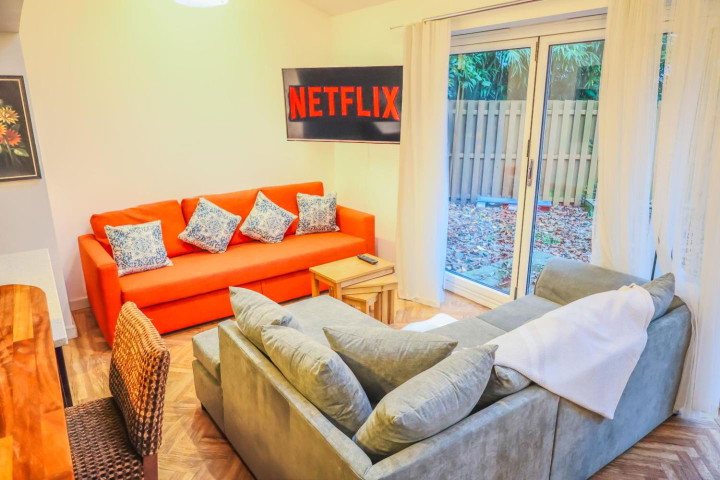 Contractors Long & Short Stay Near City Centre By Altoluxoexperience Short Lets & Serviced Accommodation With Free Parking & Wifi - Filton