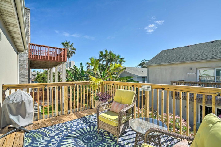 Coastal Condo W/ Pool In South Padre Island! - Texas