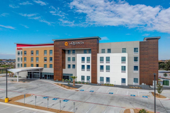 La Quinta Inn & Suites By Wyndham Eagle Pass - Eagle Pass, TX