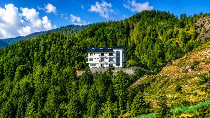 Dharamshila Retreat - チャクラタ