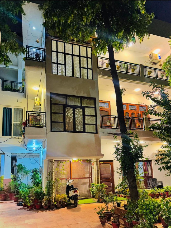 Alibaba’s Indiana Homestay - Agra