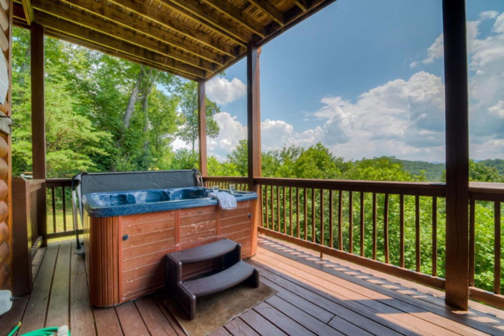 Treetops- Pet Friendly | Master On Main | 5 Minutes From Downtown Blue Ridge - Blue Ridge, GA